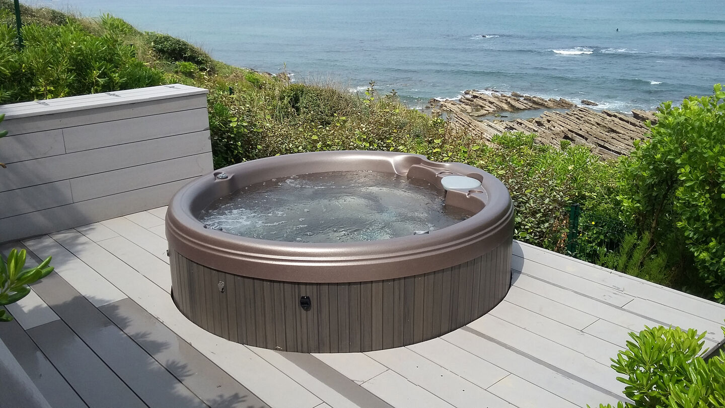 Sundance® 680™ Series Hot Tubs | SundanceSpas.com | Sundance® Spas
