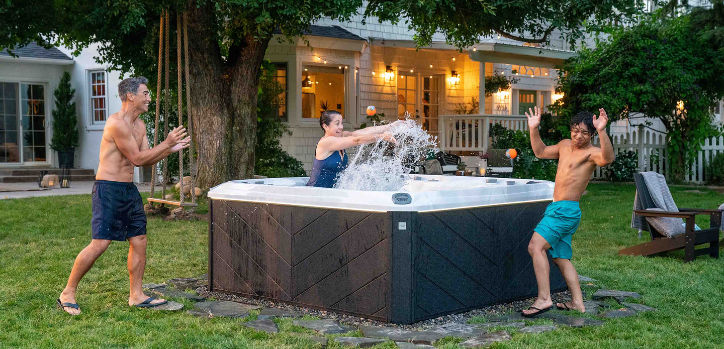 Sundance® Spas | Hot Tubs, Spas, and More | SundanceSpas.com | Sundance ...