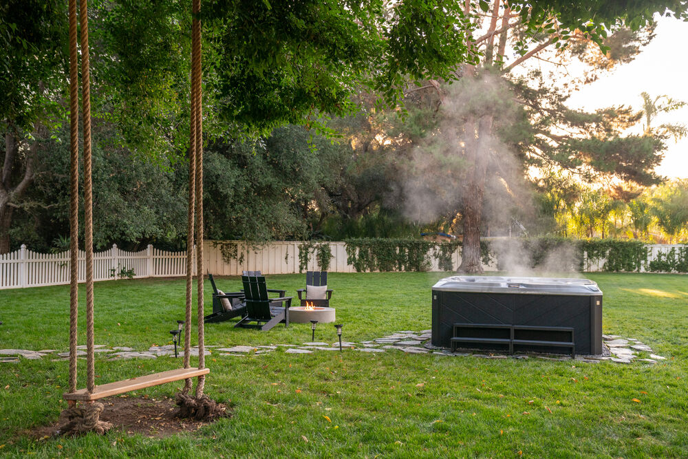 Sundance® Cameo® – 880™ Series | SundanceSpas.com | Sundance® Spas